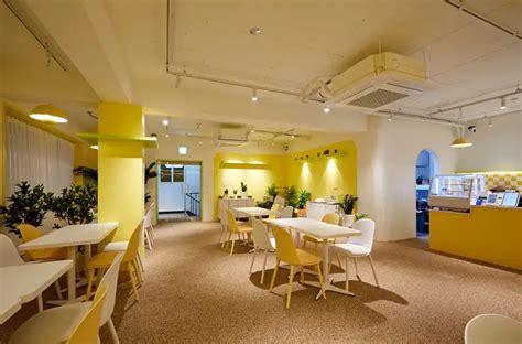 옐로우 컬러 포인트 캐주얼 컨셉 35평 카페 인테리어 군포 금정동