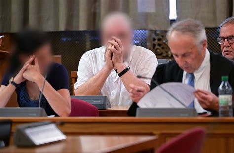 Prozess In Tübingen Musste Ein Kleines Kind Sex Filmen Baden