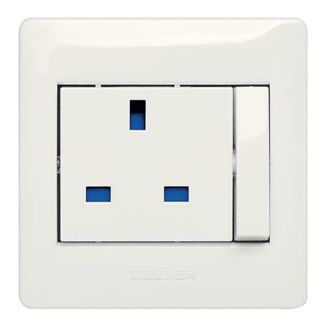 2pe 13a Switched Socked Outlet Bs Std Master