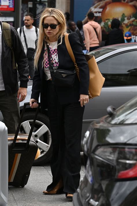 Kate Hudson Leaving Her Hotel In Paris 07052023 • Celebmafia