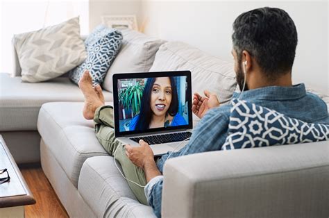 Dating Experts Advise How Couples Can Keep The Spark Going During