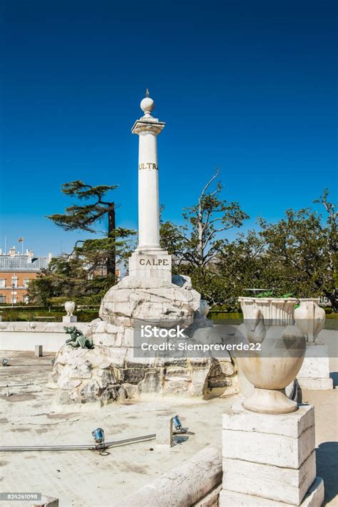 로얄 팰리스의 아 랑 페 즈 스페인 근처 아름 다운 분수 유네스코 세계 유산 사이트 0명에 대한 스톡 사진 및 기타 이미지 0명 Unesco 조직된 단체 건물 정면