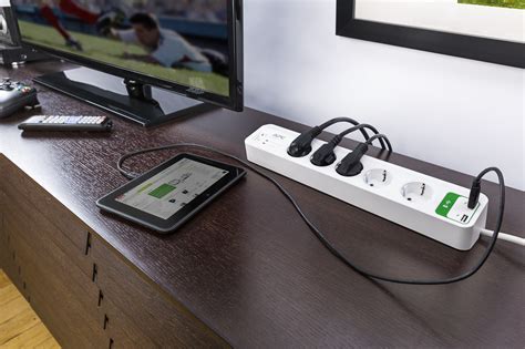 APC Essential SurgeArrest 5 outlets with 5V, 2.4A 2 port USB charger 230V