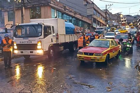 Varios Sectores De Quito Con Lluvias Intensas En La Tarde De Este 6 De