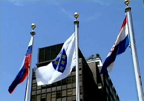 Dan Kada Je Bih Primljena U Un Zastava Je Sašivena Za Jedan Dan
