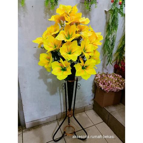 Jual Rangkain Bunga Amarilis Anthurium Lilly Artificial Dengan Pot