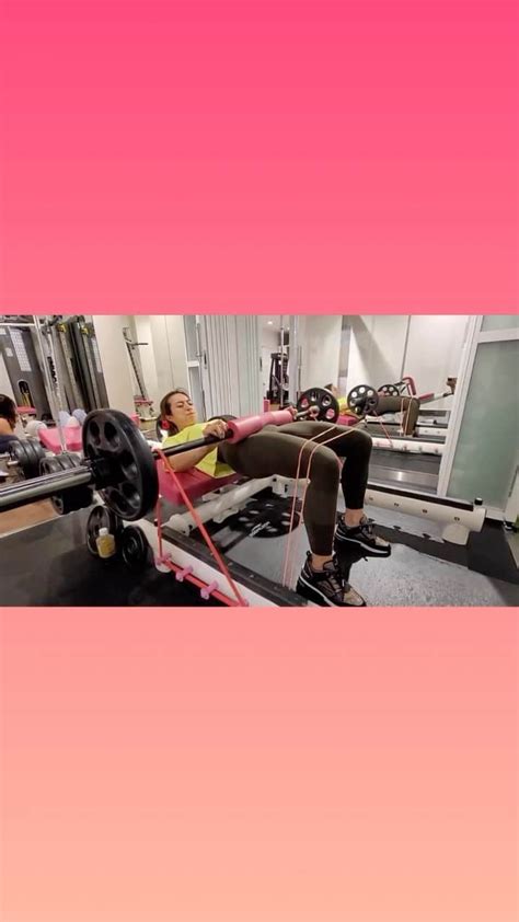 岡部友さんのインスタグラム動画 岡部友instagram「グルーツビルダーglutebuilderofficial を使った