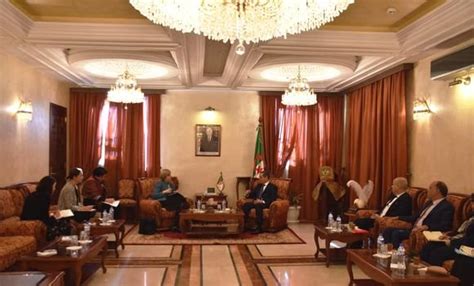 Henni reçoit l ambassadrice des Etats Unis à Alger