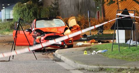 Scunthorpe Crash 11 Hurt As Car Smashes Into Crowd As Witness