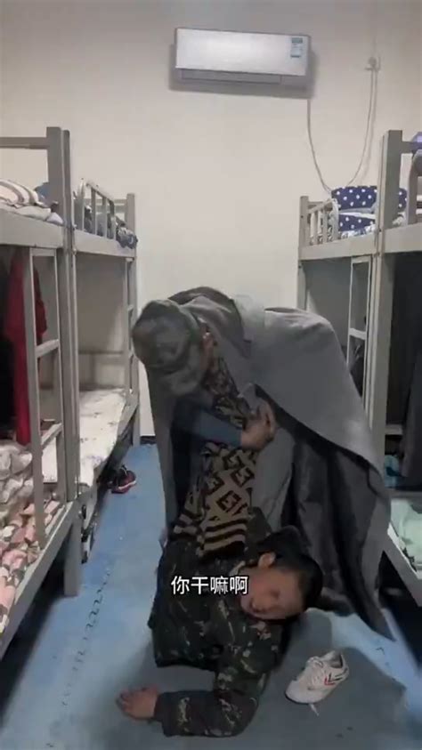 Average Genshin Player R2zhongguo4u