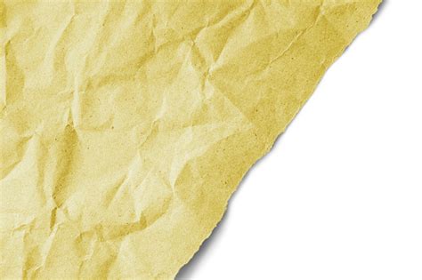 흰색 배경에 분리된 대각선으로 찢어진 가장자리가 있는 재활용된 구겨진 노란색 종이 질감 0명에 대한 스톡 사진 및 기타 이미지 0명 가장자리 거친 Istock
