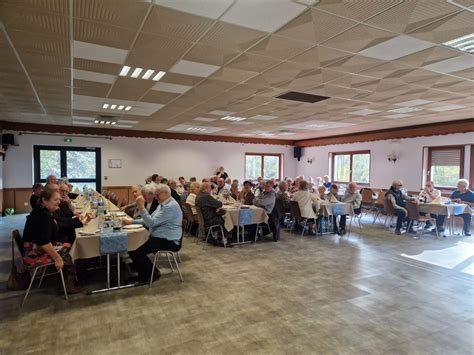 Les plus de 70 ans à lhonneur Lixing les Rouhling