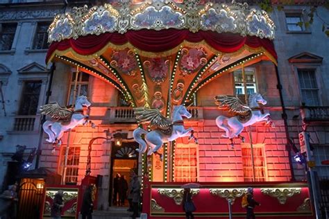 Вижте вълшебната коледна украса на Лондон Снимки