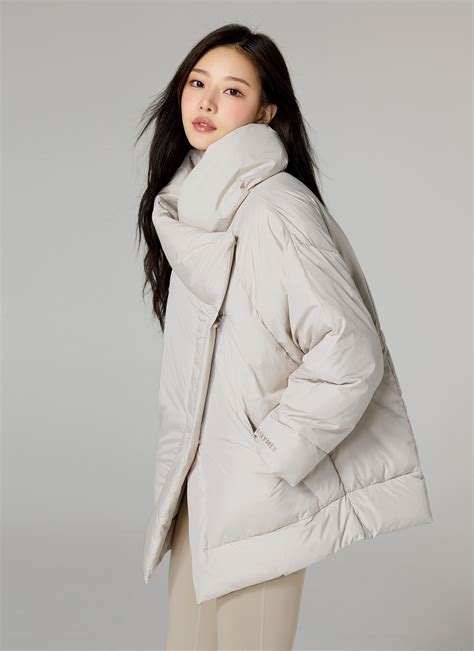 하이넥 랩 패딩 자켓 본베이지