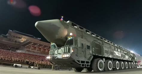 北 신형 고체연료 추정 Icbm 공개화성 17형도 대거 등장
