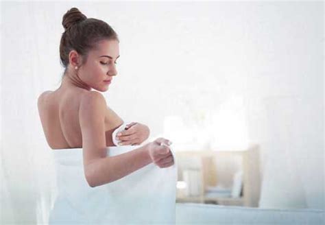 5 Common Mistakes People Make When Putting On Deodorant