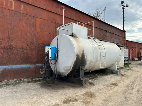 Паливозаправний пункт в комплекті резервуар для зберігання нафтопродуктів обємом 20000 л