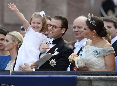 Prince Carl Philip And Sofia Hellqvists Official Wedding Photograph