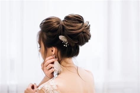 Romantic Hairstyles To Wear On Your Wedding Day