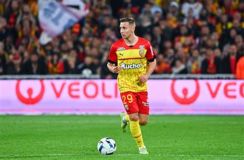 Rc Lens Mercato Un Cadre Du Rcl Visé Par Un Grand Club Turc Foot Sur 7