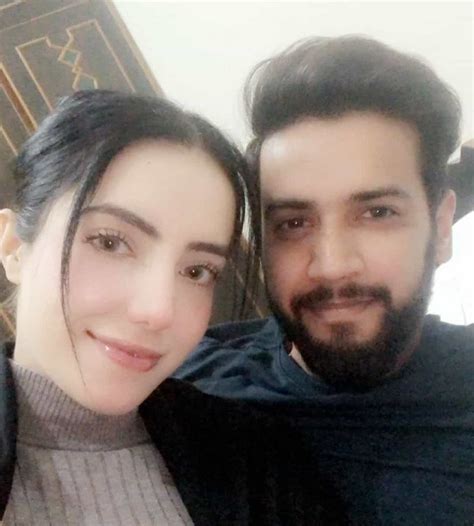 Beautiful Pictures Of Imad Wasim With His Wife Saniya Ashfaq Showbiz