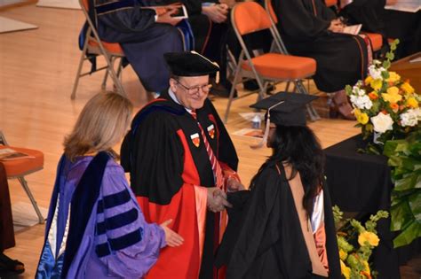 Graduation Mccombsschoolofbusiness Universityoftexasataustin