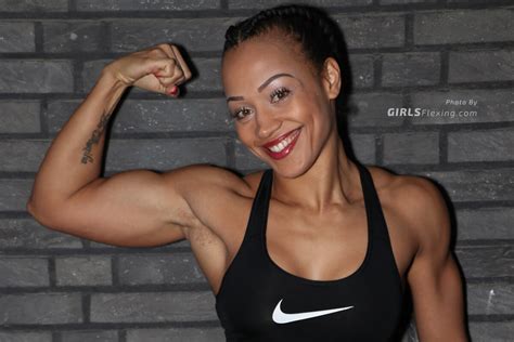 Models Profiles Girls Flexing