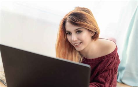 Какие требования к вебкам моделям и как заработать в данной сфере