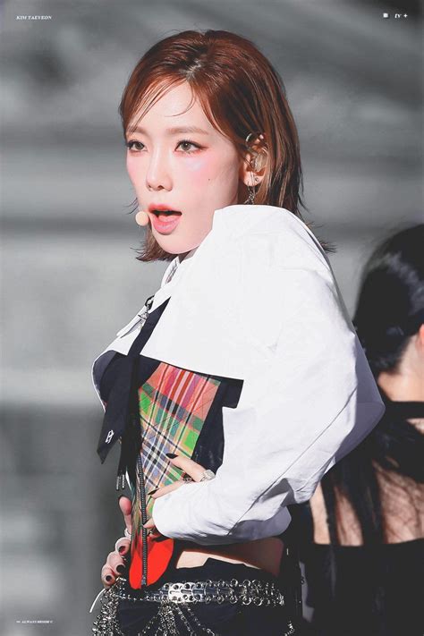 Pin On Kim Taeyeon 💜💜