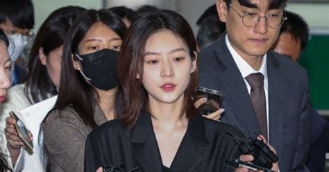 음주운전 논란 2년 만… 김새론 연극으로 돌아온다