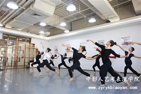 表演艺考培训班对于艺考生能起到什么作用？ 中影人艺考表演学苑【官网】