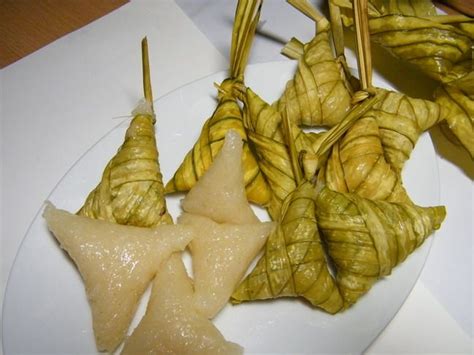 ข้าวต้มใบพ้อ