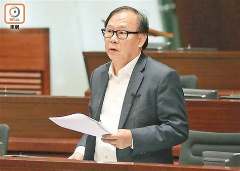 羅致光要挾 設失業保險制度 須停撤積金對沖 東方日報