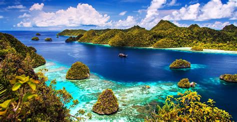 10 Destinasi Wisata Di Indonesia Yang Wajib Dikunjungi Traveler Sejati