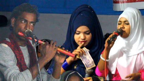 বাশিওলা মঞ্চ মাতালেন মিউজিকের গানেতুমি বিনে শূন্য এখন হৃদয় সিংহাসন