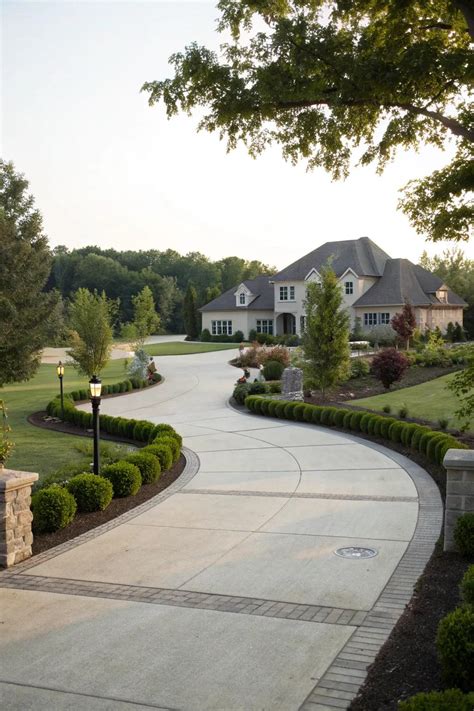 15 Creative Driveway Turnaround Ideas