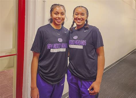 Diné Players Shine In Nmhu Debut Navajo Times