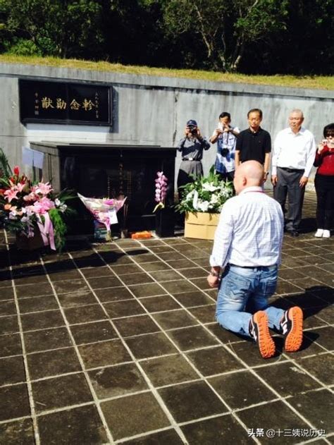 抗日名將孫立人墓地四周雜草叢生荒涼無比棺槨至今沒有入土 每日頭條