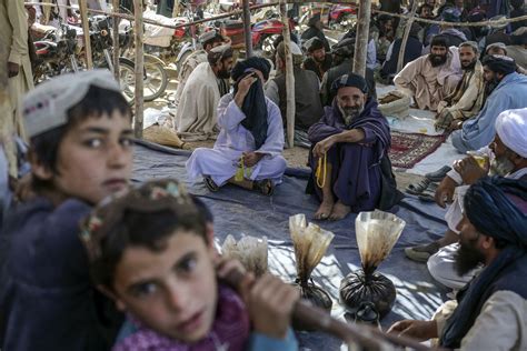 Prices Soar At Opium Market In Taliban Ruled Afghanistan France 24