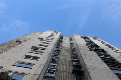 Komšije Iz Zgrade Jednom Paru U Srbiji Zamerili Ponašanje U Toku Noći