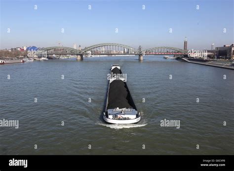 Coal Ship Hi Res Stock Photography And Images Alamy