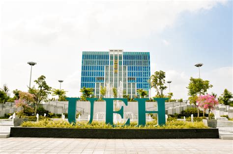 UEH cùng diện mạo hiện đại chào xuân Nhâm Dần 2022 Trường Đại học