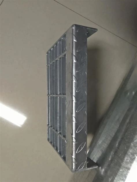 Steel Bar Grating Stair Treads With Checker Plate Floor Plate Nosings