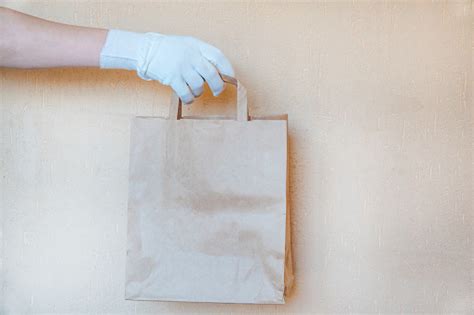 골판지 상자에 다양한 통조림 식품 파스타 및 시리얼 음식 기부 또는 음식 배달 개념 공동체에 대한 스톡 사진 및 기타 이미지