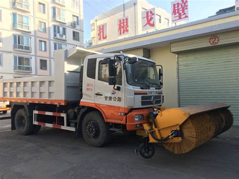FH万富富华改装扫雪车 改装扫雪滚刷 车载清雪滚刷 除雪滚刷 北京万富大众工业设备有限公司