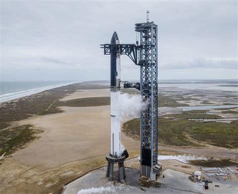 スペースXが大型ブースタースーパーヘビーの点火試験実施 31基のエンジン同時点火に成功