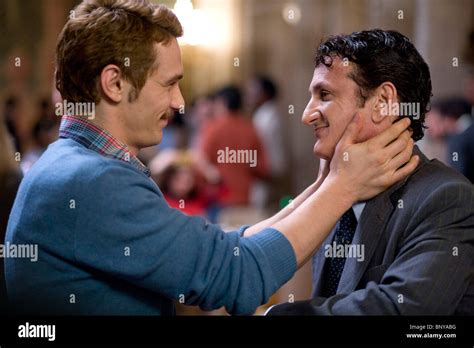MILK 2008 SEAN PENN JAMES FRANCO GUS VAN SANT DIR MK 011