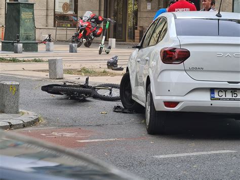 B365 Accident între o bicicletă și o mașină pe Calea Victoriei