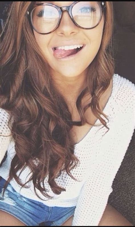45 Cute Selfie Poses For Girls To Look Super Awesome Office Salt