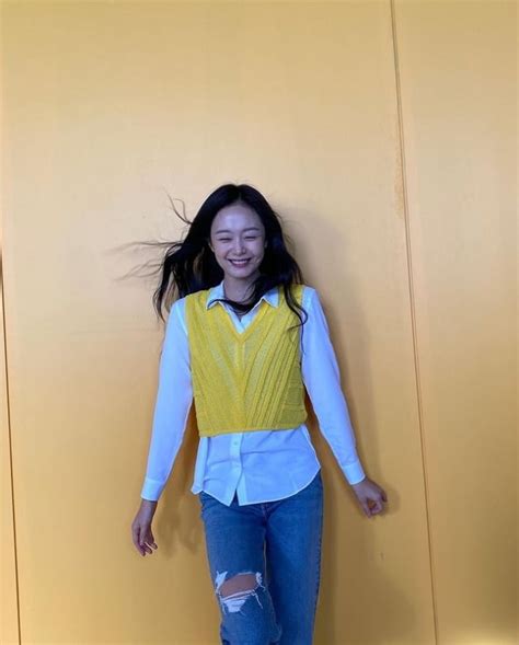 전소민 입술 쭉 내밀고 볼 하트37세 나이 잊은 귀여움 텐아시아